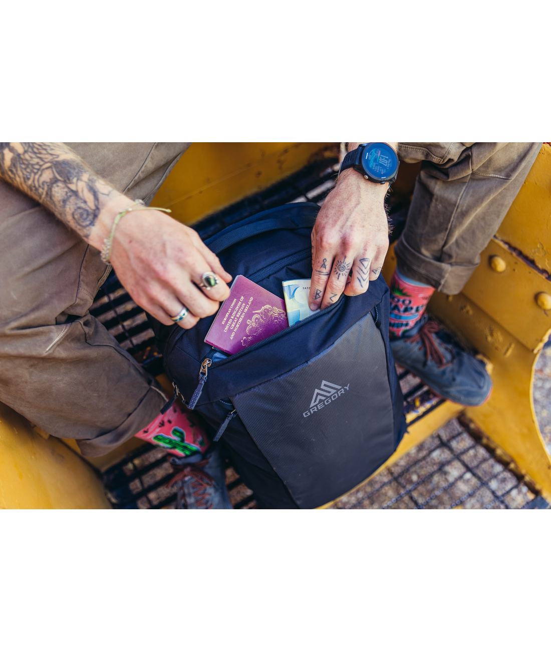 Border Traveler 30 - Gregory MARKEN